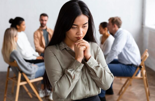 Seni Menghadapi 'Small Talk' bagi Si Introvert agar Tidak Terasa Canggung!